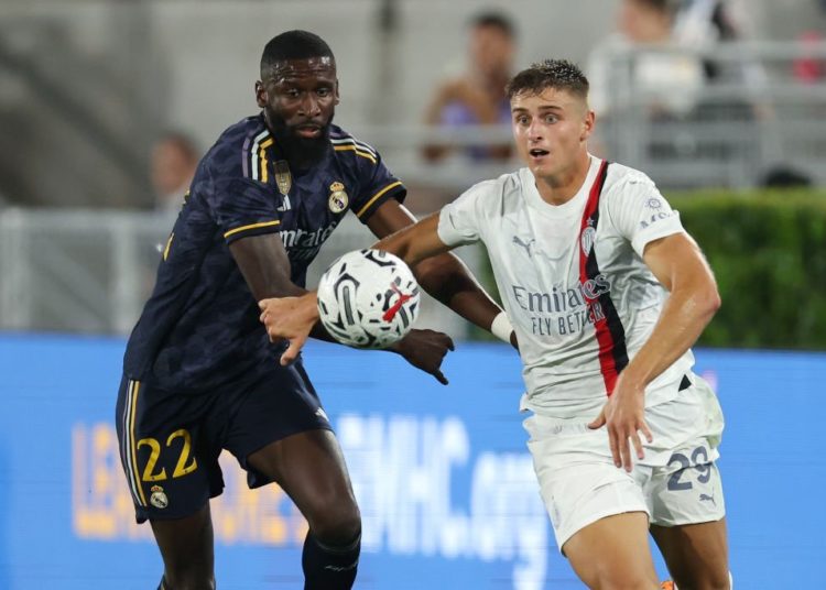 Lorenzo Colombo to Monza regardless of new striker's arrival to AC Milan