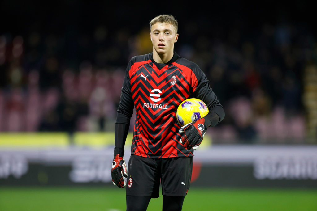 AC Milan officially renew contract of Italian goalkeeper Lapo Nava