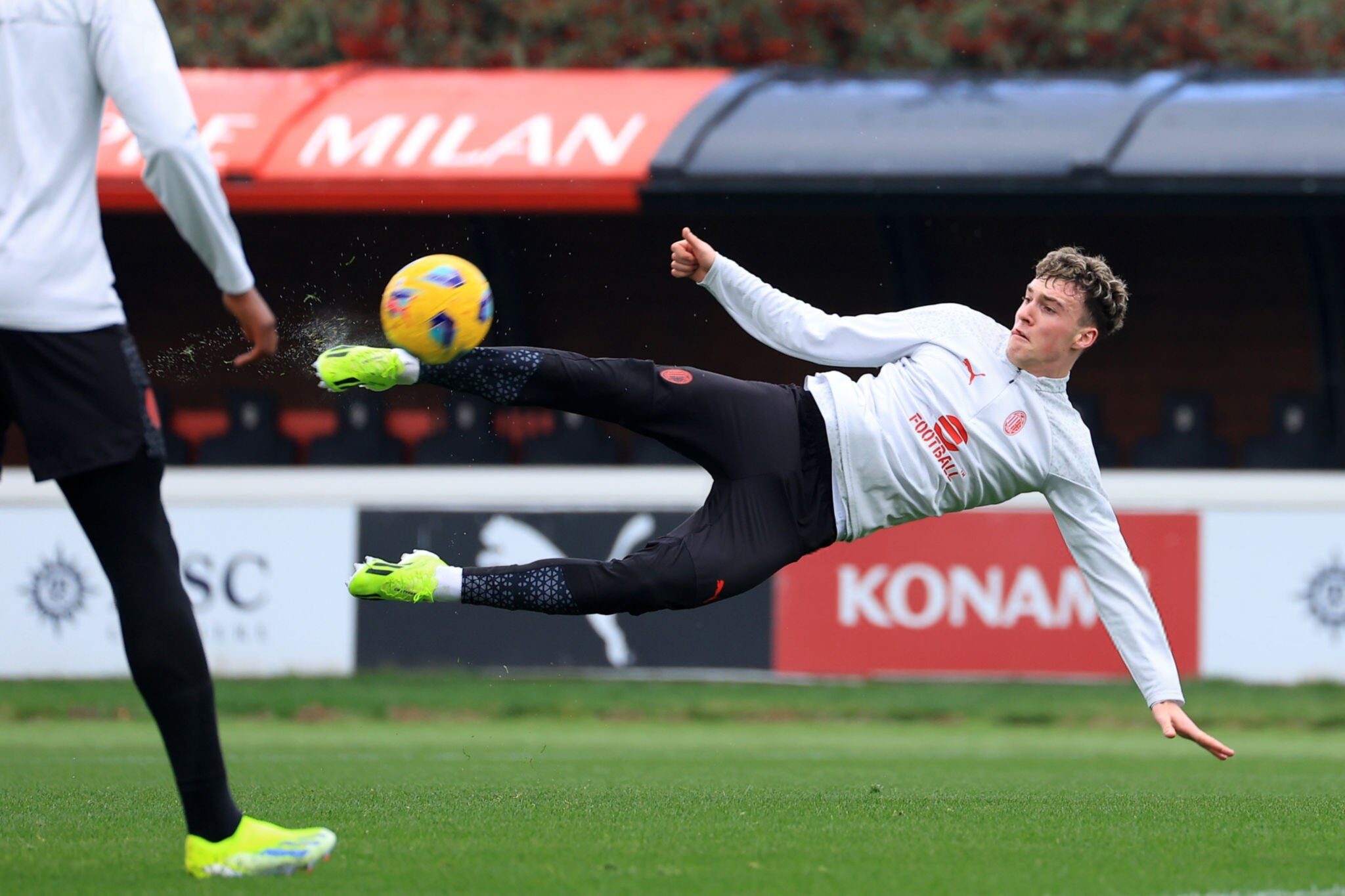 AC Milan's Alex Jimenez changes agencies - He is now represented by ...