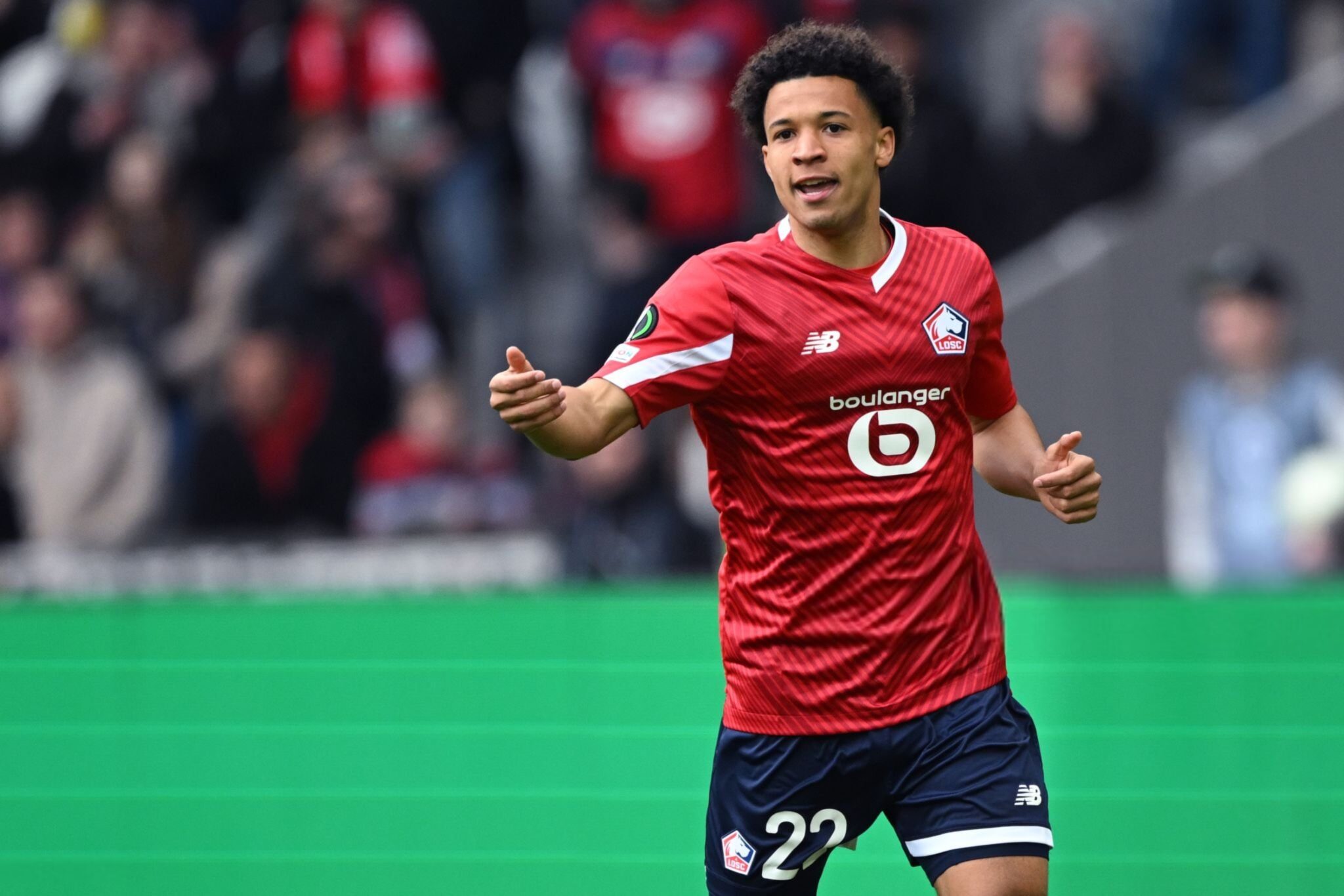 Roma dreaming of Lille's right-back Tiago Santos - He is also linked ...