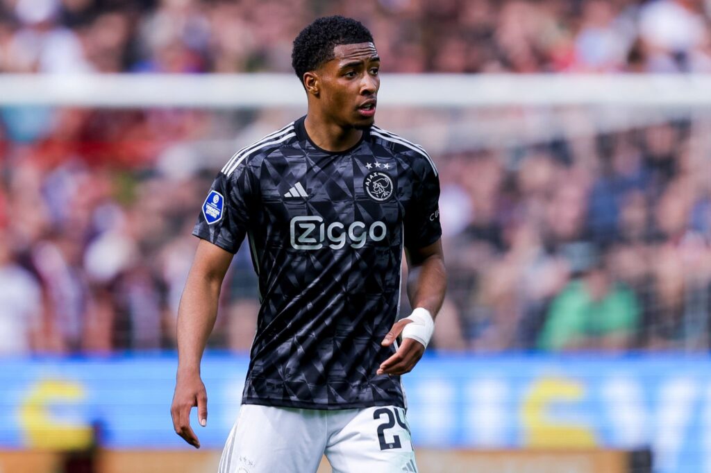 AC Milan reach a total agreement with Ajax midfielder Silvano Vos
