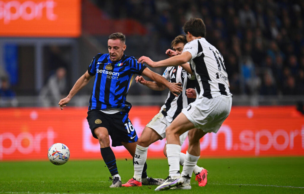 Inter - Juve ends in epic 4-4 draw with Milan benefiting from the ...
