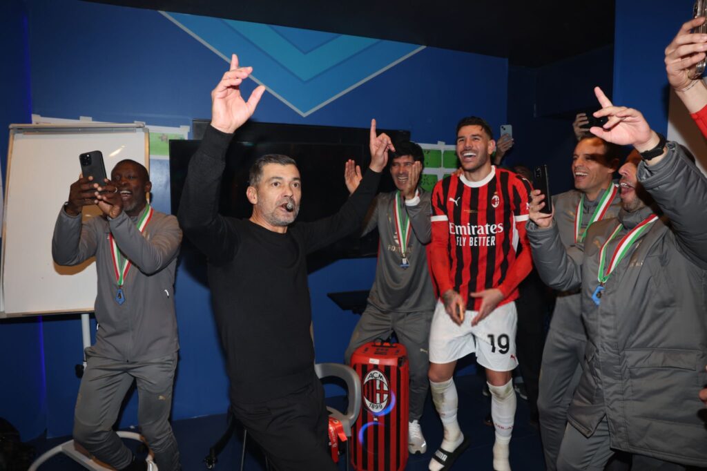 VIDEO: Sergio Conceicao dancing in locker room while smoking a cigar