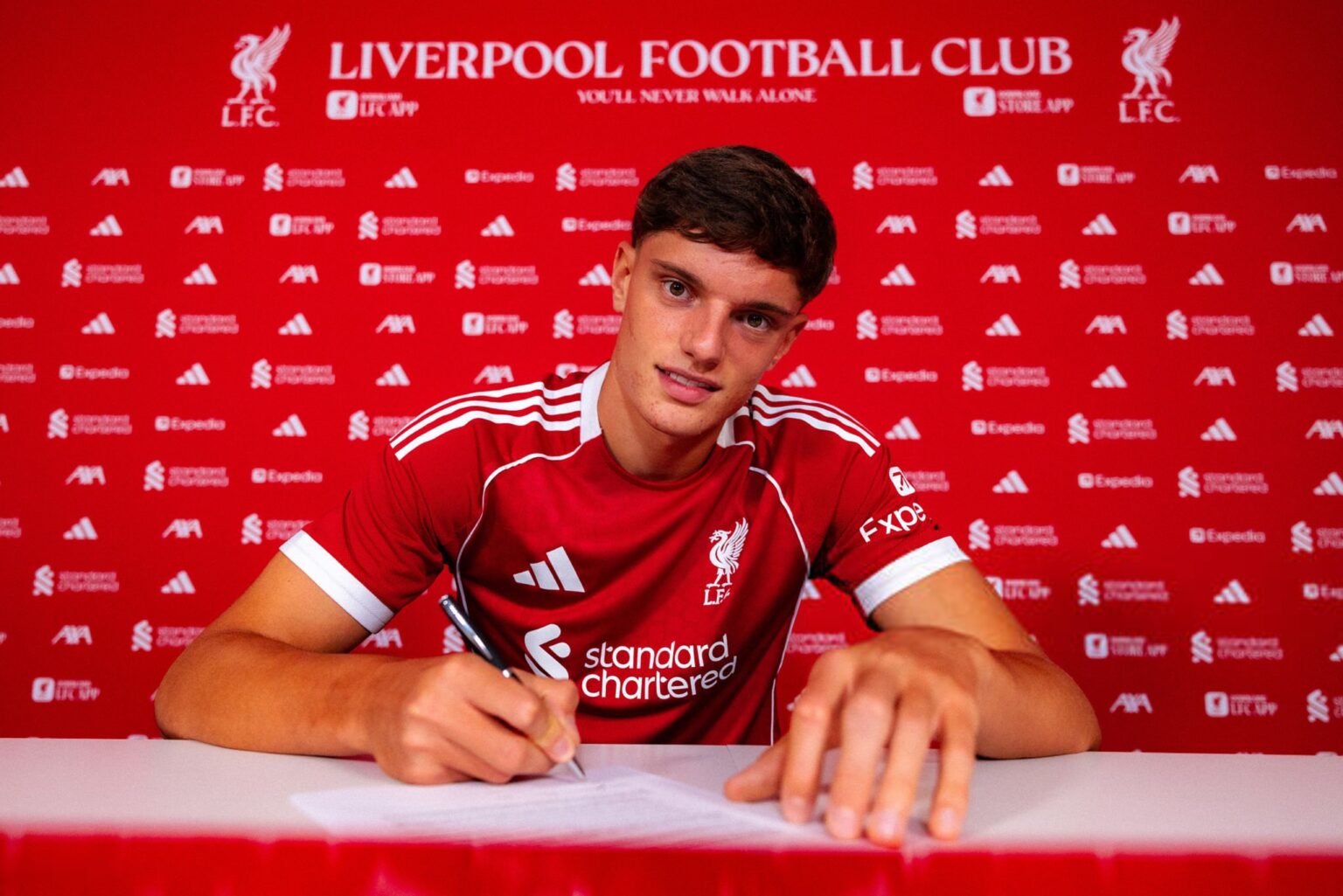 Official | Giovanni Leoni joins Liverpool FC