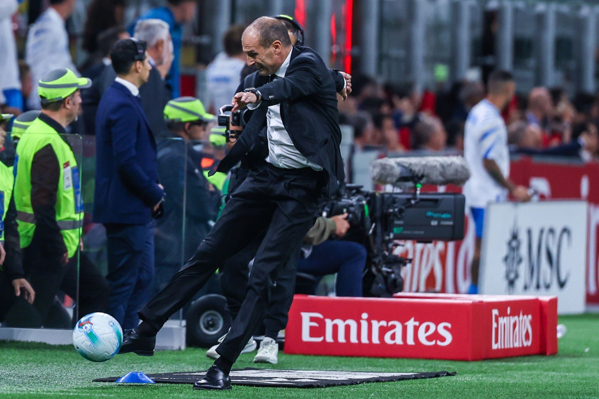 Milan coach Allegri has strong options on the bench - The situation