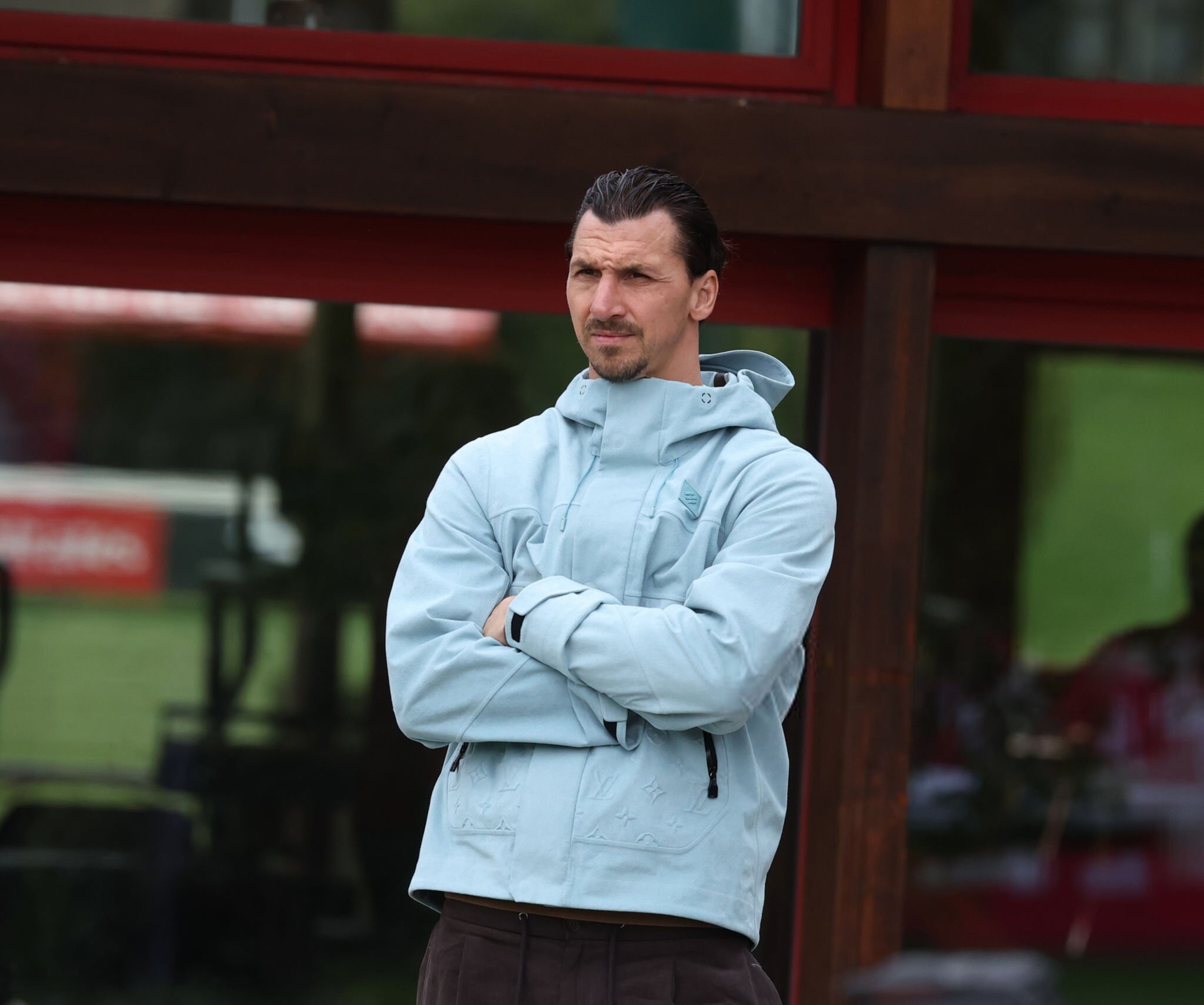 Ibrahimovic joins the Olympic torch relay on its route to Milan