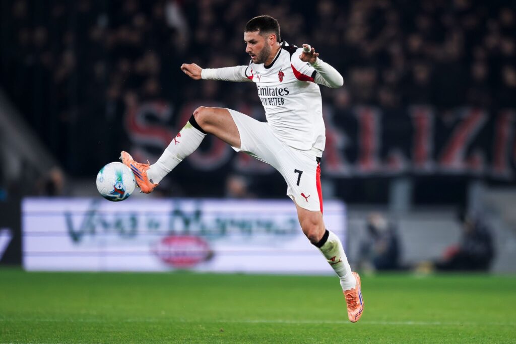 Uncertainty surrounds Santiago Gimenez’s situation and future at Milan