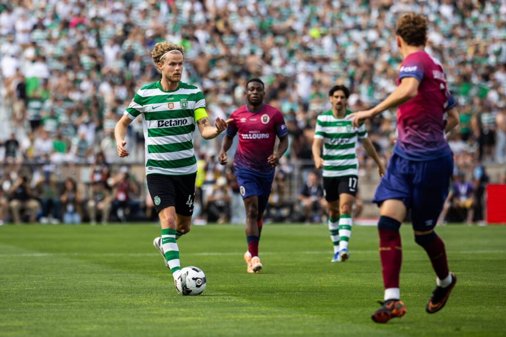 Amorim reportedly in contacts with Sporting CP's management for Hjulmand